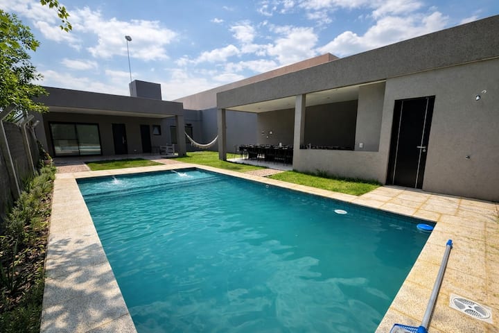 Pileta, Relax & Confort Entre Amigos Y Familia - San Vicente
