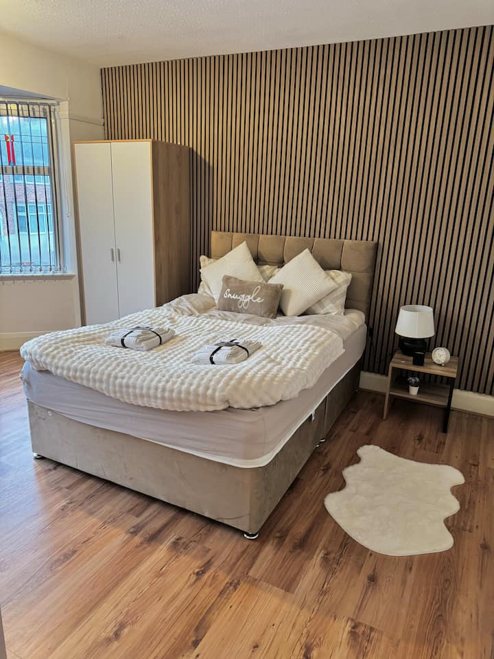 The Luxe - 3br-sleeps 8-driveway-private Garden - Newark-on-Trent