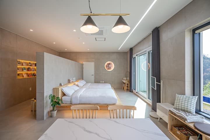 청풍호 뷰가 아름다운 제천 감성 숙소 -델피
[유료-자쿠지, 불멍, 바베큐] - Corea del Sur