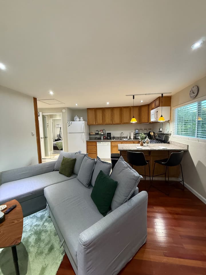 Private Garden Cottage - Vallejo, CA