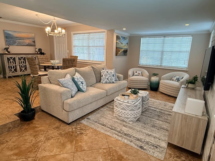 Coastal 2br Home · Pool & Hot Tub · 8 Min To Beach - Pompano Beach, FL