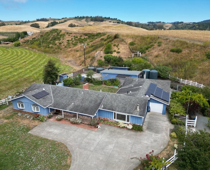 Country House 1 Block From Downtown Pescadero - Pescadero, CA