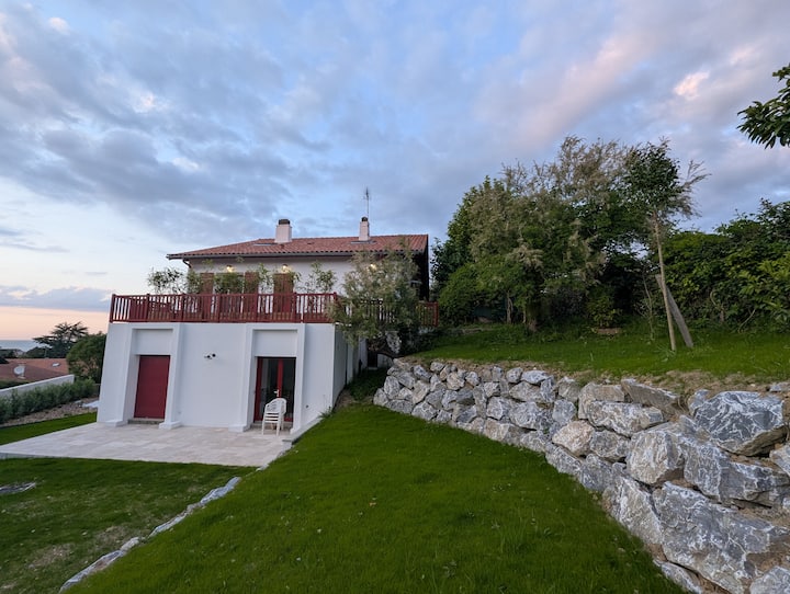 T3 Rénnové Offrant Une Vie Tout à Pieds - Guéthary