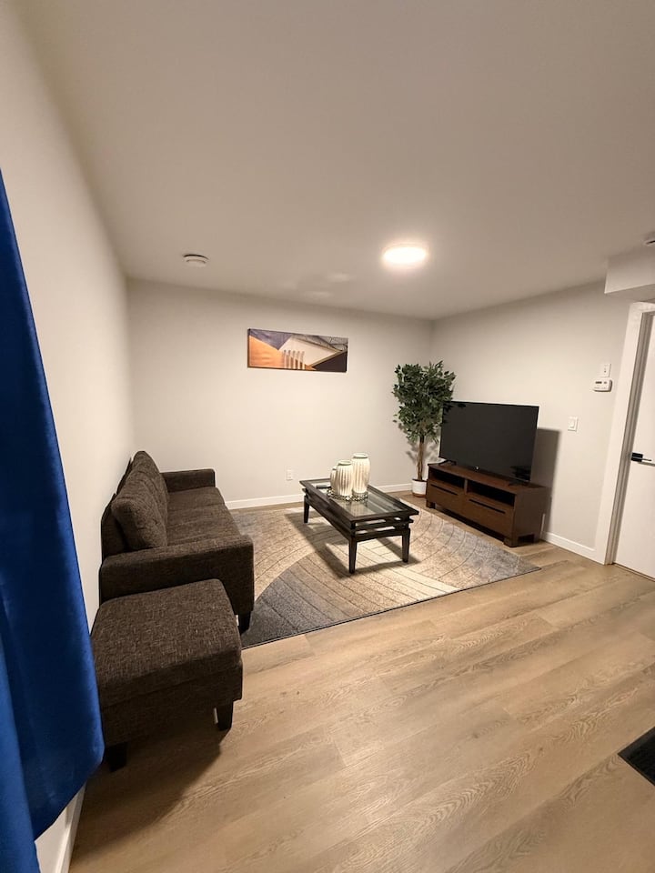 Spacious And Private 1 Bedroom Suite - Saint Albert