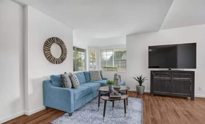 East La Retreat W/ Private Courtyard & Parking - La Puente, CA