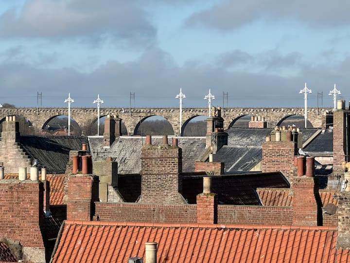 Town Centre 2bed Apartment|rooftop Views & Parking - Berwick-upon-Tweed