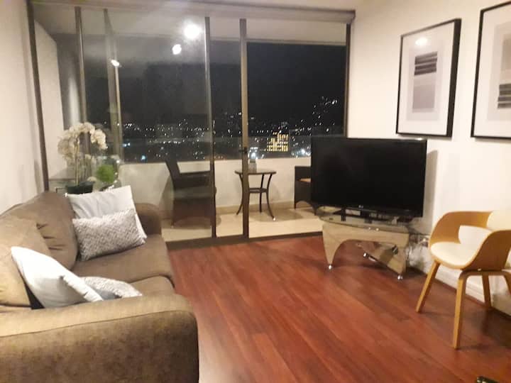 Great Views And Location, Clean, Comfortable - Las Condes