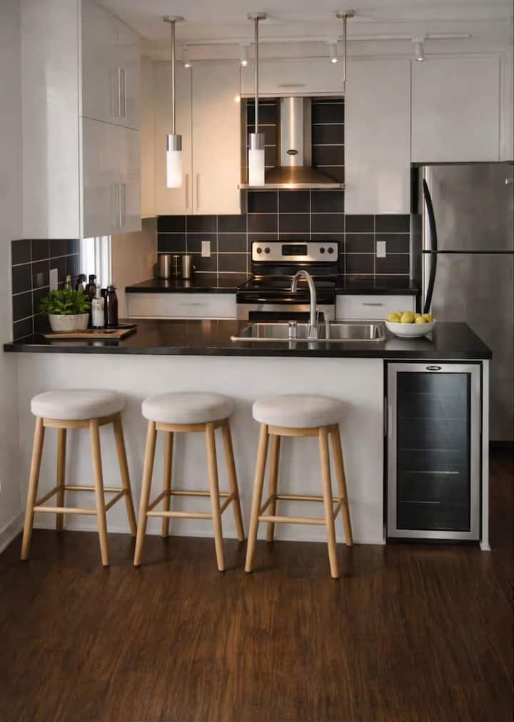 2-2 Luxury Downtown Home - British Columbia