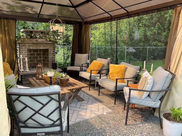 The Gallery 
2 Bedroom - Maple Ridge