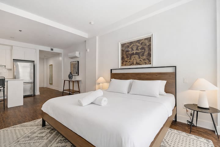 Downtown Montreal Loft Studio • Steps To Old Port - Montreal