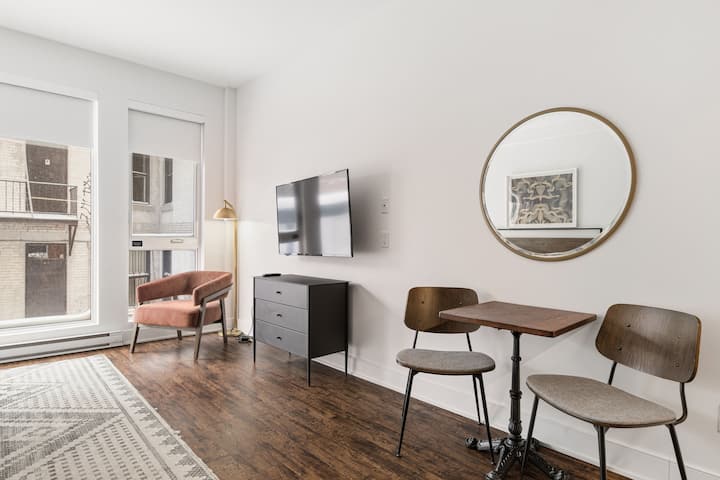 Downtown Montreal Loft Studio • Steps To Old Port - Quebec