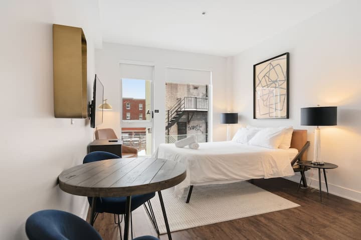 Refined Montreal Suite | Walk To Old Port - Montreal