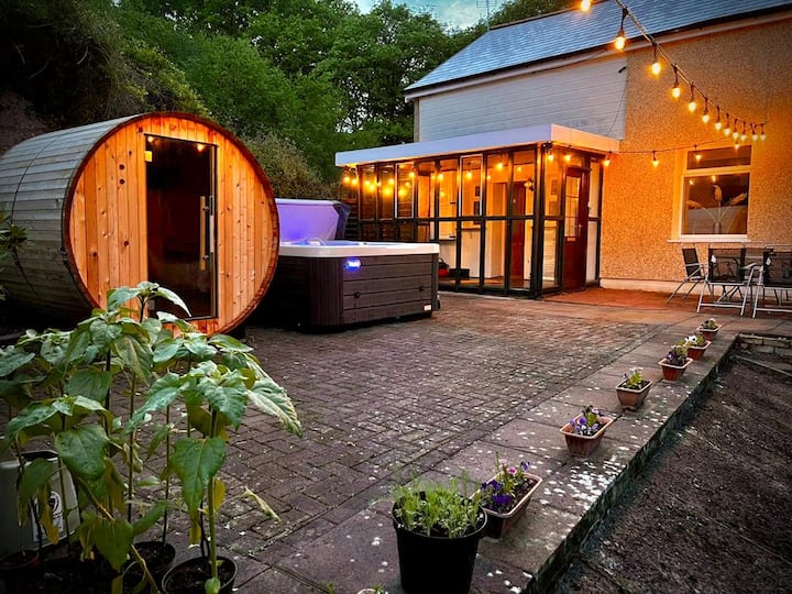 The Cottage - South Wales