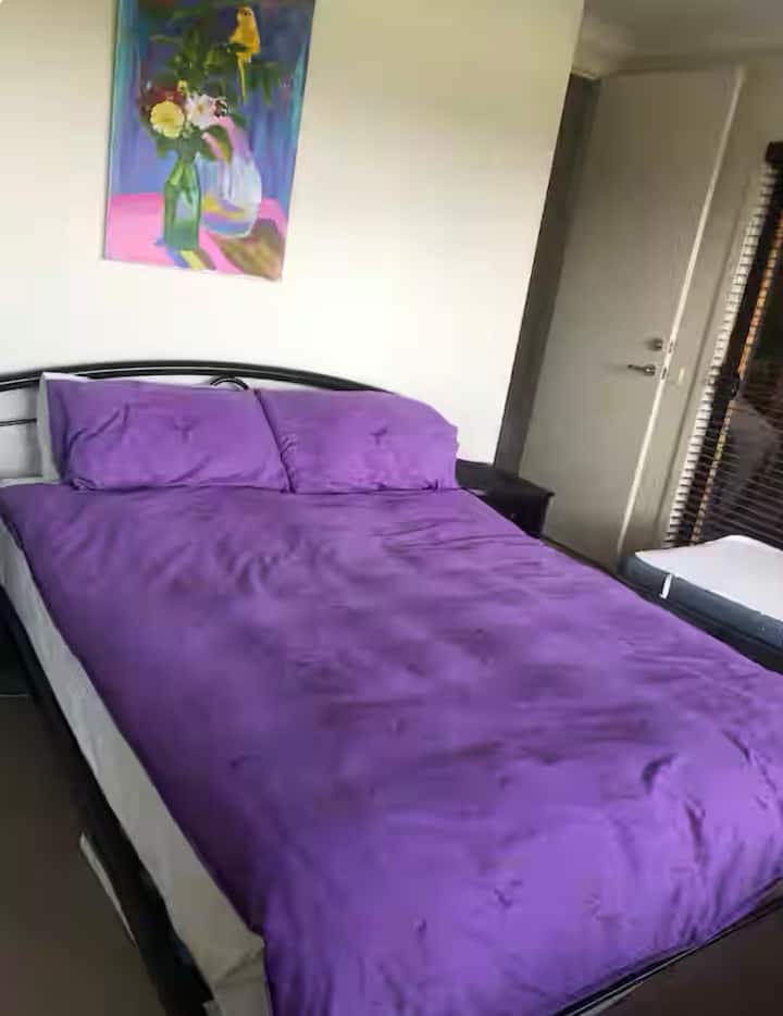 Big Sunny Room - Lyndhurst