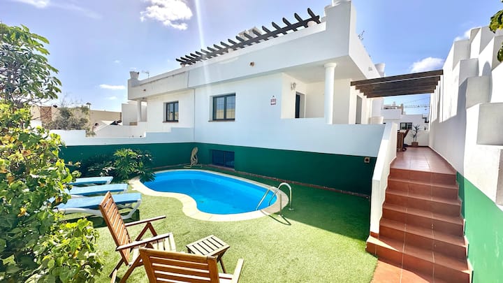 Villa Luna - Private Pool & Rooftop Near The Beach - Corralejo