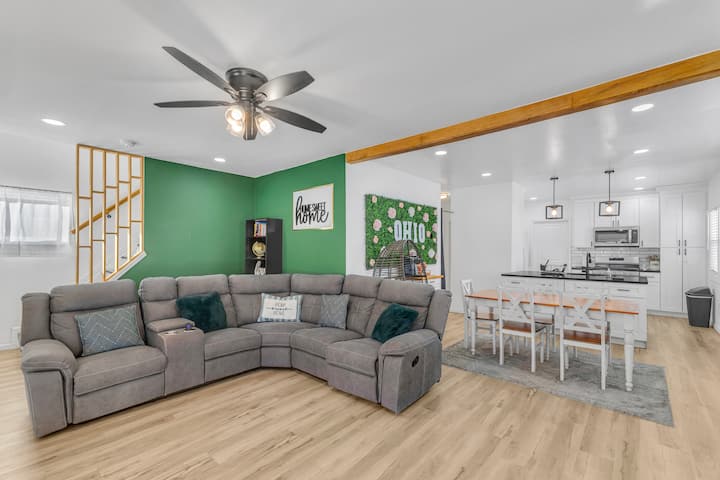 Modern Farmhouse 3 Beds 2 Baths - Parma, OH