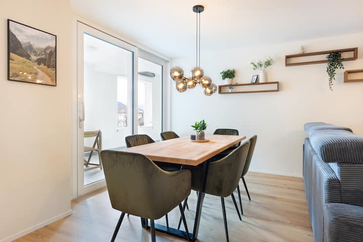 Spacious & Modern Apt | Balcony & Parking - Spiez
