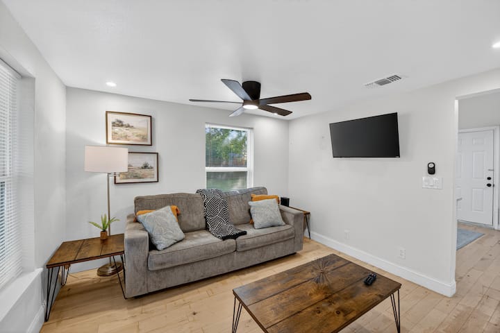 Central Location L Large Yard | Near Unt&twu L Wd - Corinth, TX