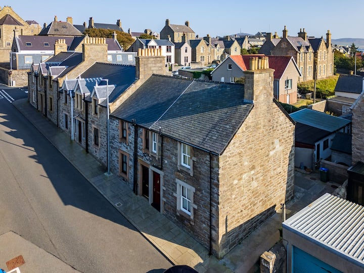 3 Bed Townhouse, Central Lerwick - Lerwick
