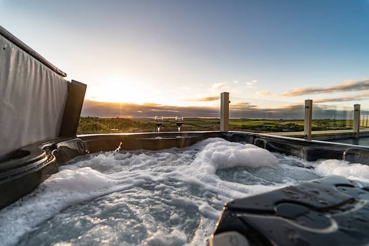 Kynance Lodge With Private Hot Tub Pet Friendly - 