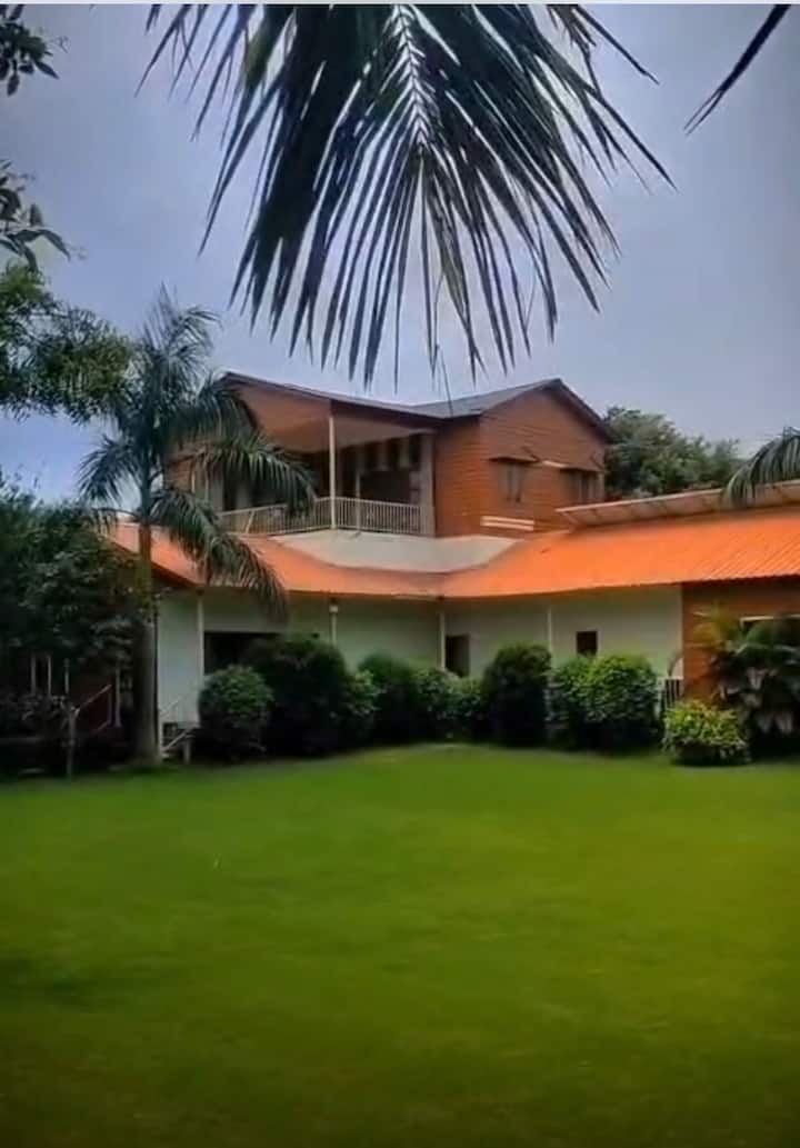 4bhk Luxury Farmhouse – Sukoon, - 諾伊達