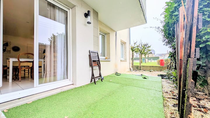 Centre: -10mn à Pied
Terrasse
Parking
Commerces - ibis budget Brive La Gaillarde