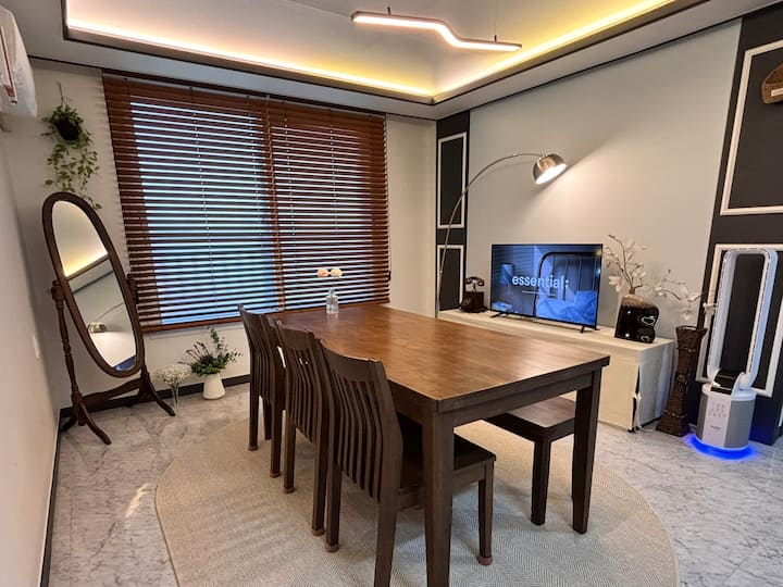 [신스테이]•성심당본점•빵지순례•한화볼파크•부사동•5인•가족•주차•ott완비•짐보관서비스 - Daejeon