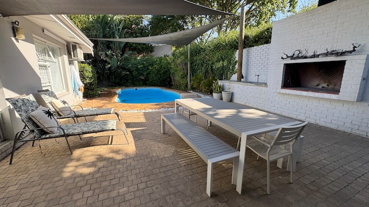 Well Situated Large Family Home - Sleeps 6 - Stellenbosch