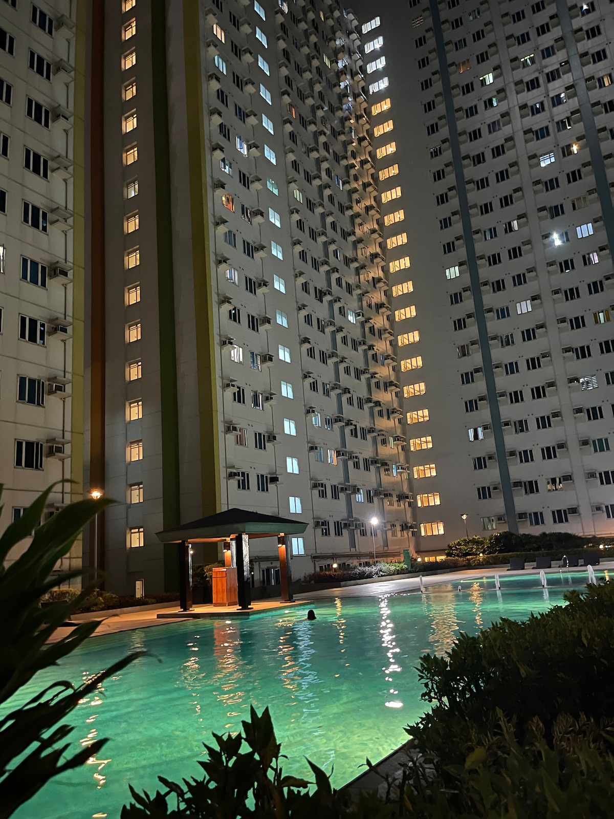 LUNA Minimalist Staycation @Mplace-City View - Flats for Rent in Quezon ...