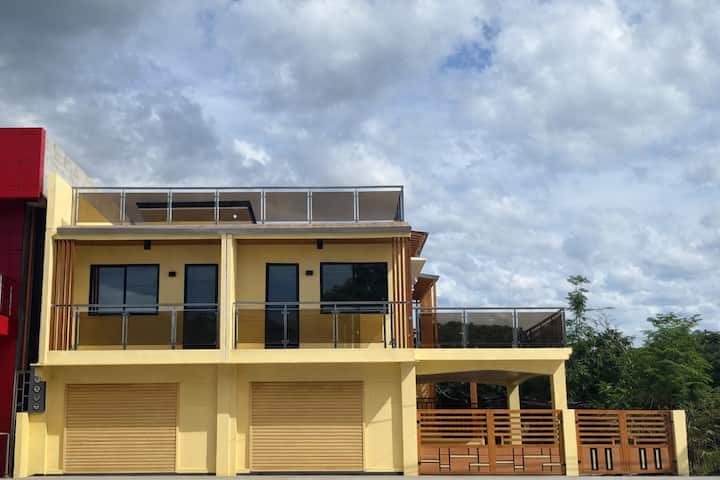 Modern Stay Near Beach Rooftop 6 Pax Ac - San Narciso