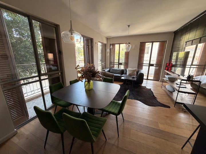 Sun-filled Designer Apartment In Kerem Hateimanim - Tel Aviv