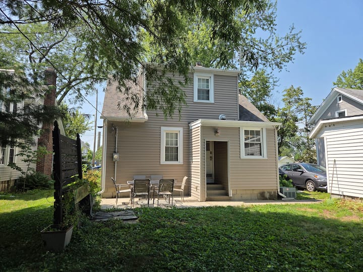 Charming Coastal Cape Cod Near Beach And Downtown - Vermilion, OH