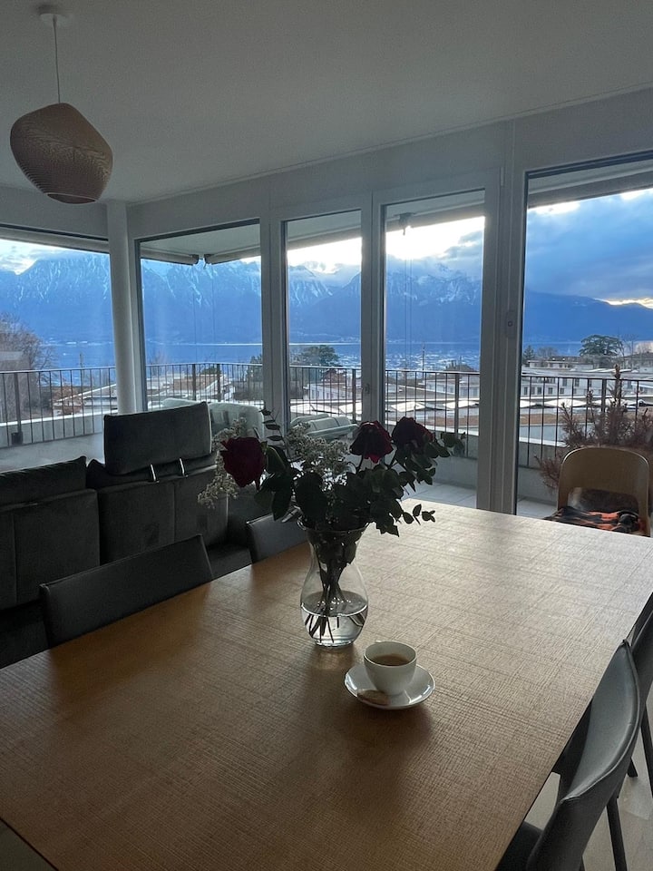 Chambre D’appoint Au Sein De Notre Famille. - Montreux