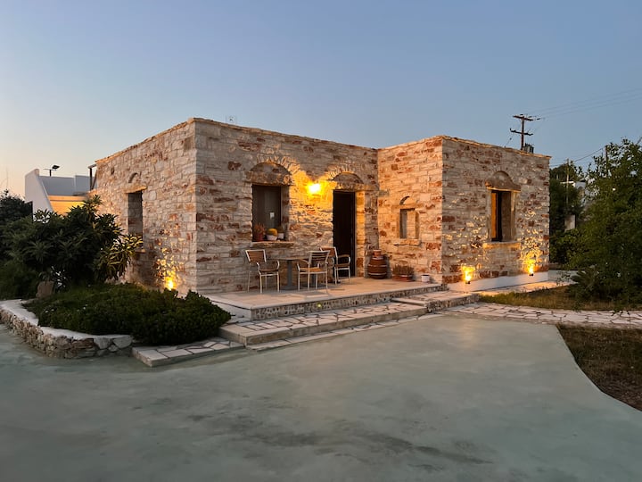 Πέτρινο σπίτι στη θάλασσα! - Naxos