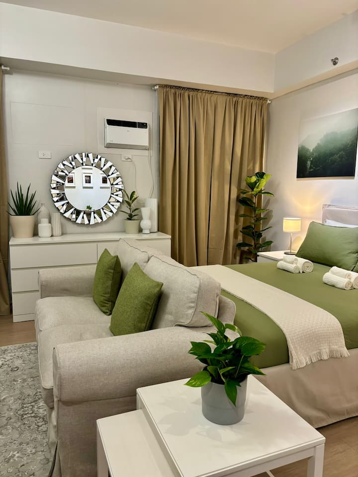 Stylish City Condo Near Sm City Sta Rosa - Biñan