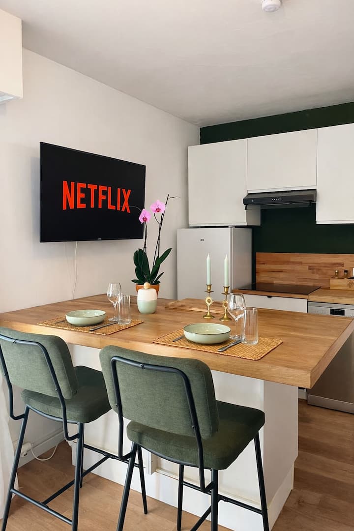 Charmant T2 Avec Balcon • Proche Port De Nice - Nizza