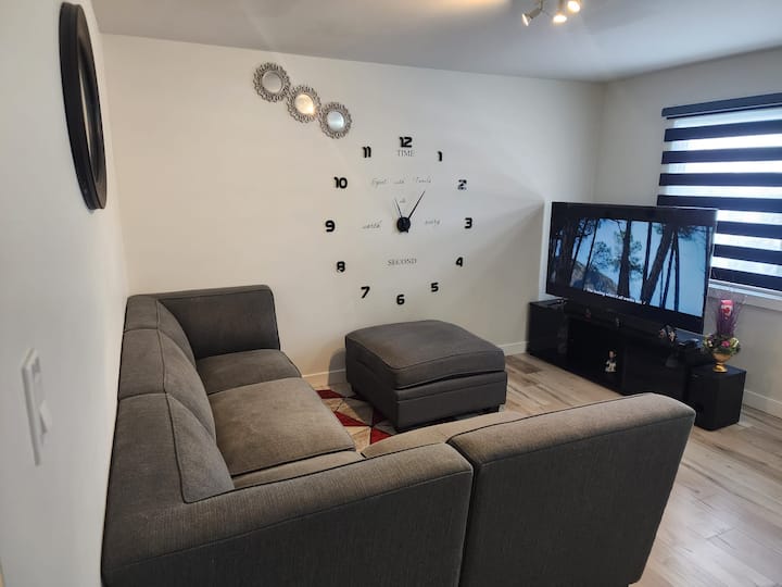 Idea Manor! - Cozy Ideal Entire 3br Retreat Home! - Winnipeg