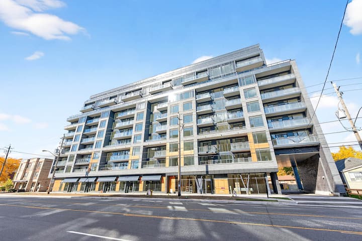 Cozy & Bright 2 Bedroom Condo With 2 Bathrooms - Toronto