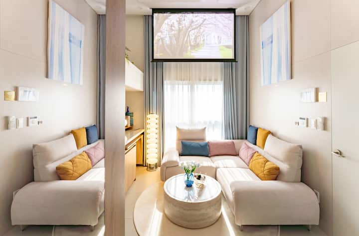 홍대 2분, 가족특화 8인 숙소, 키즈룸·홈시어터·무료주차,유모차 무료,무료짐보관 - 경기도