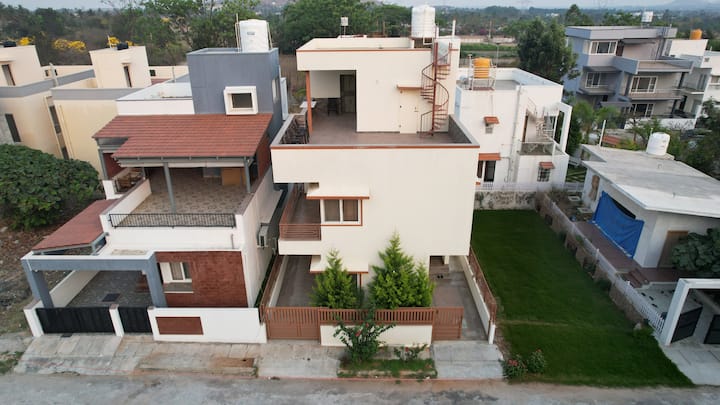 The Rosewood - Falcon Stays | 4 Bhk | Nandi Hills - Nandi Hills
