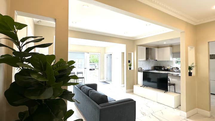 Deer Park House - Room 03 - St Albans, Australia