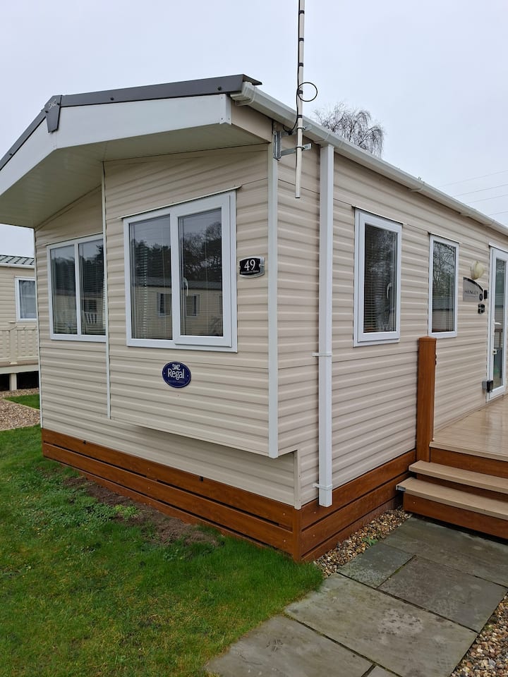 Woodland Lodge
49 Foxburrow Hang - Beccles