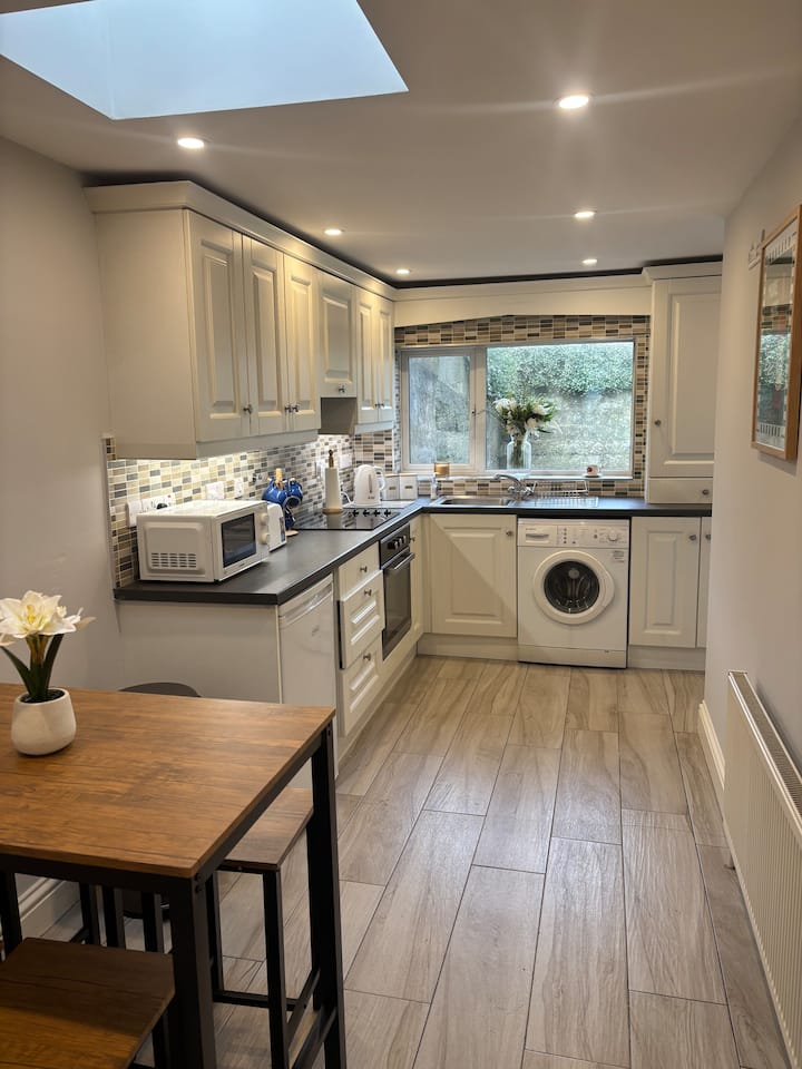 3 Bedroom Home In Dundalk - Dundalk