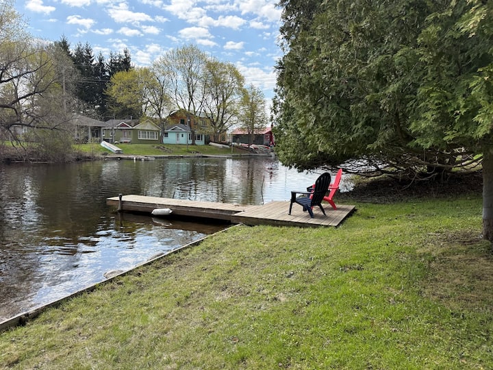 Riverfront,dog Friendly,walk To Dwtn And Park W/ B - Torch Lake, MI
