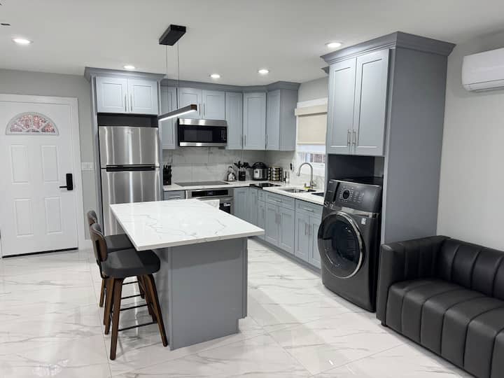 Modern 1br Near Woodbury Commons - Woodbury, NY