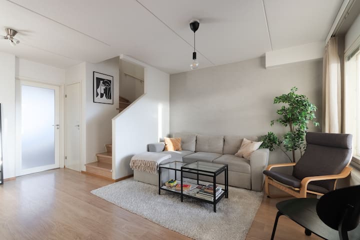 Kaksikerroksinen Kattohuoneisto – Oma Sauna - Helsinki