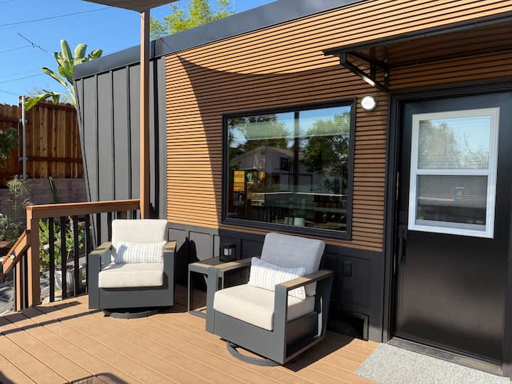 Tiny Home Two W/ Garden View - California