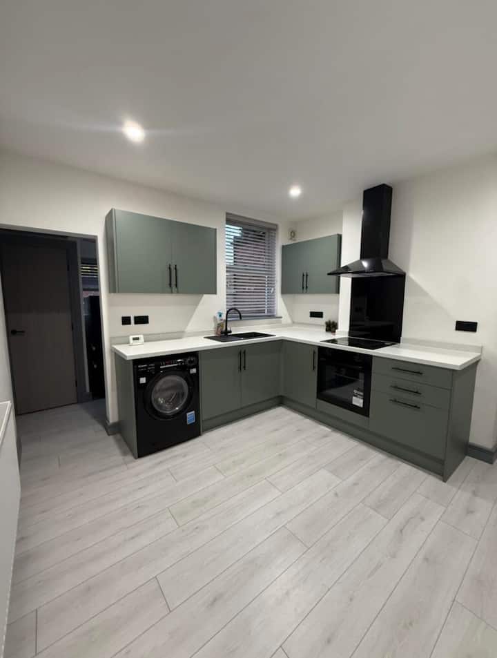 Modern 2-bedroom Flat, Close To City Centre - Nottingham