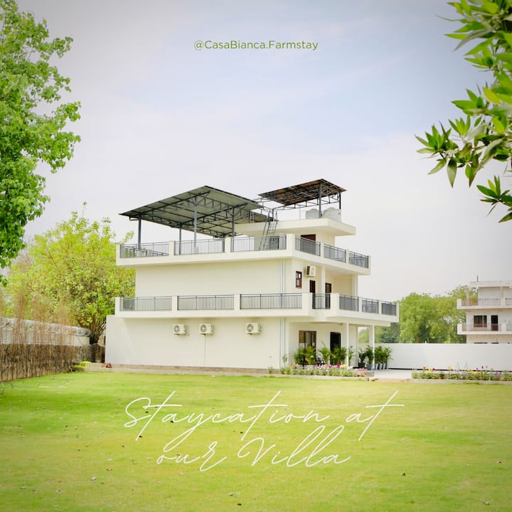 Casabianca: Lux Villa With Pool, Lawn & Amenities - Gurgaon