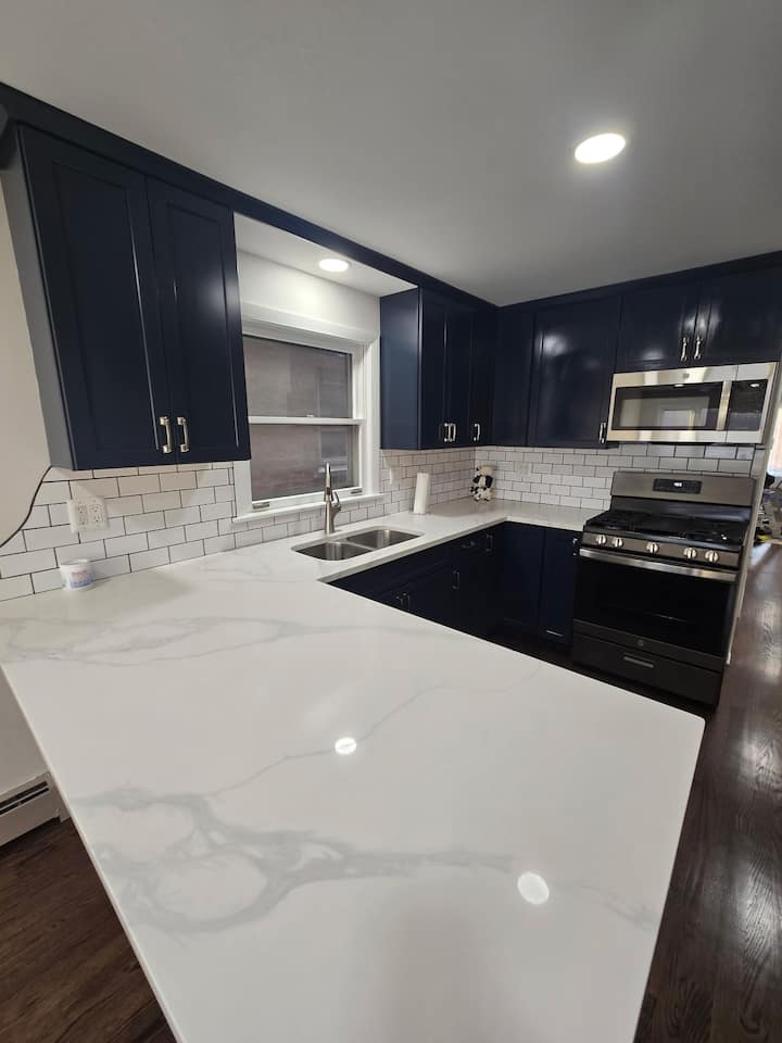 New Classy Large Mdw Condo - Chicago, IL